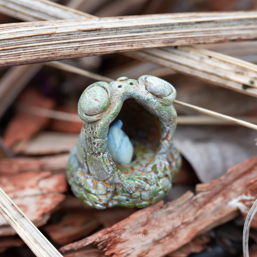 Milestone Frog Lantern figurine - True Noir Art Blog