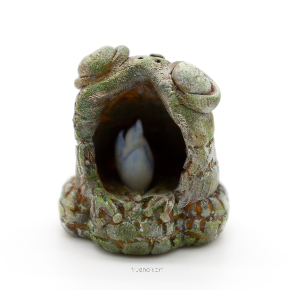 Milestone Frog Lantern figurine - True Noir Art Blog